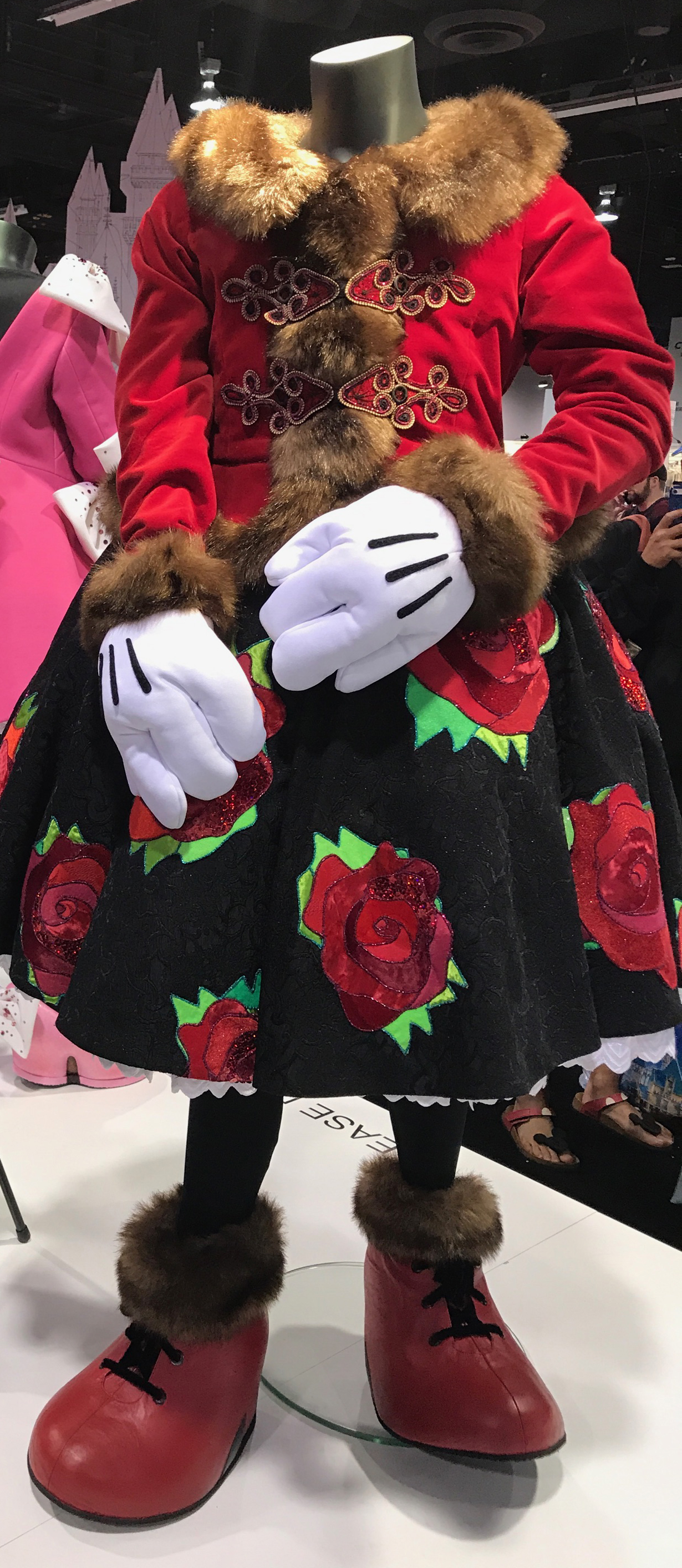 Minnie's Style: The Fashion of Minnie Mouse at D23 Expo 2017 - Fashion
