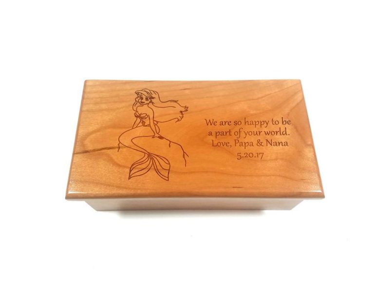 Check out this Stunning Personalized Little Mermaid Music Box - Discovery