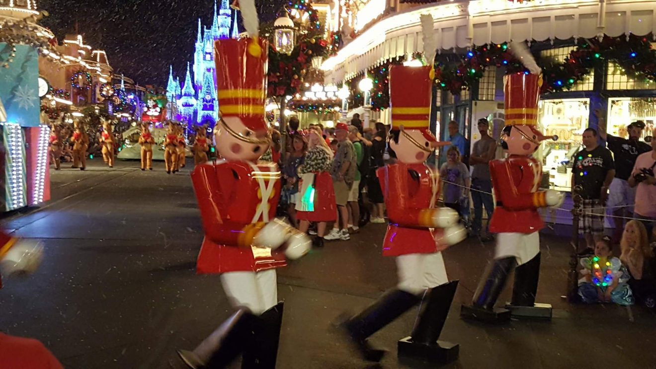 A First Hand Account Of Mickey’s Very Merry Christmas Party - Disney ...