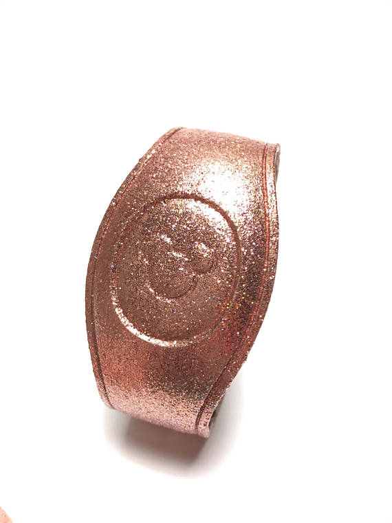 This Rose Gold MagicBand is the Perfect Disney Accessory - Style
