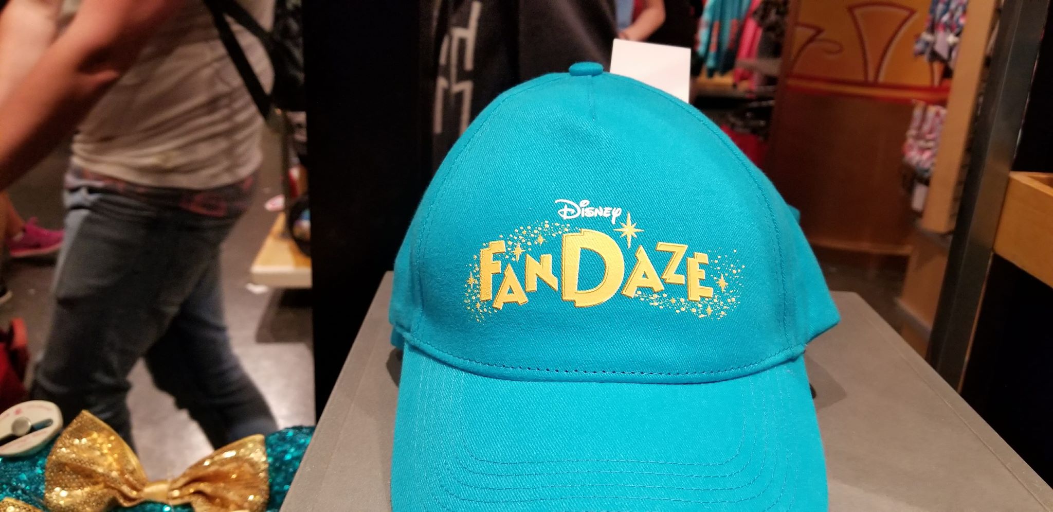 Teal Minnie Mouse Ears and More from Disney FanDaze - News