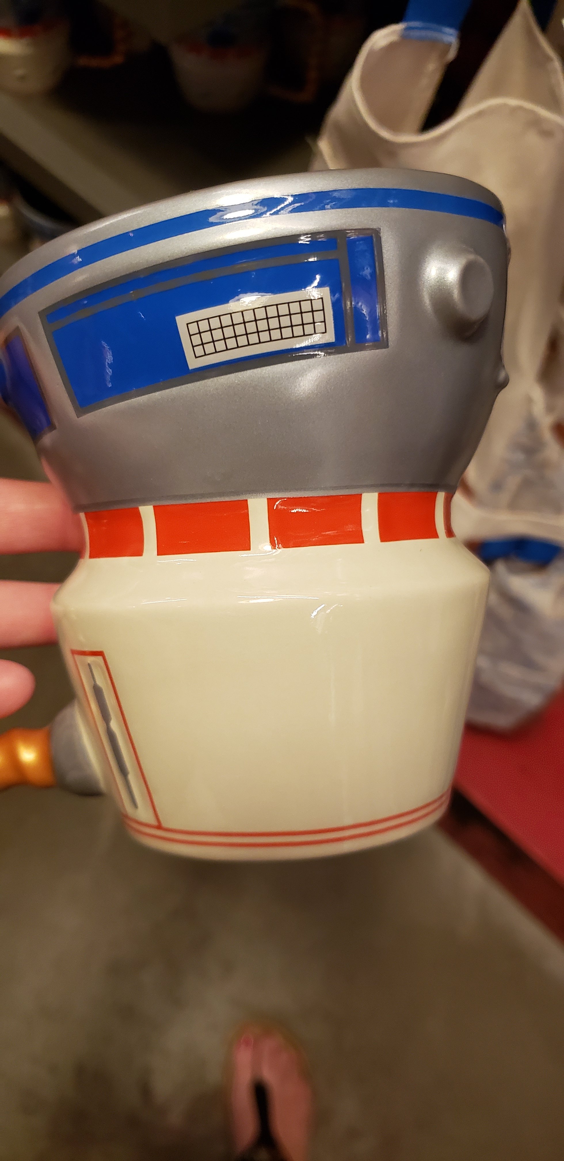 Add A Little Droid To Your Kitchen With These Galactic Items From The ...