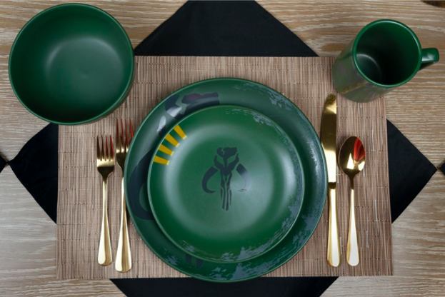 This Boba Fett Dinnerware Set Is Perfect For Any Bounty Hunter - home