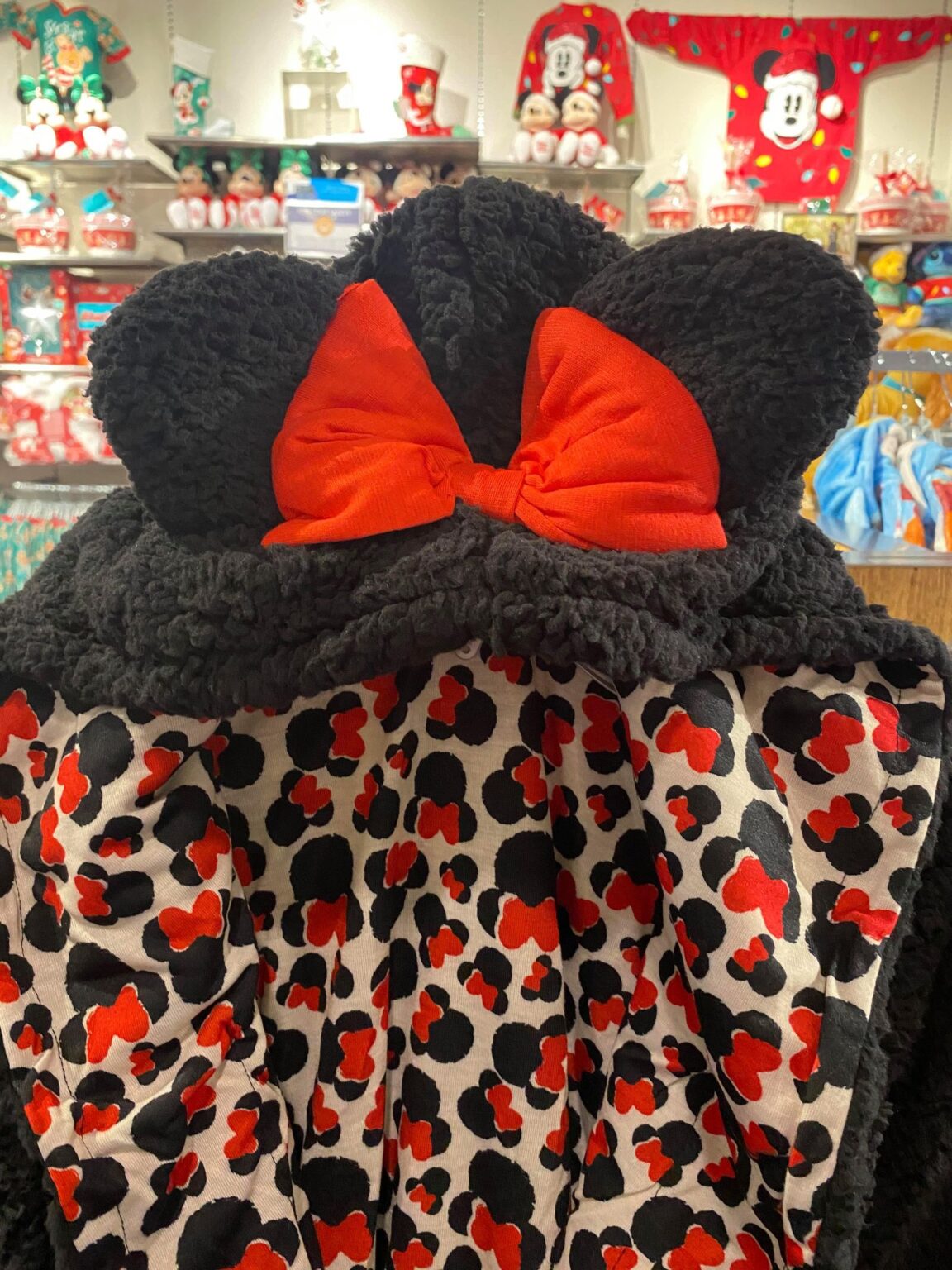 Fabulous New Minnie Mouse Robe Is Perfect For The Holidays - Fashion