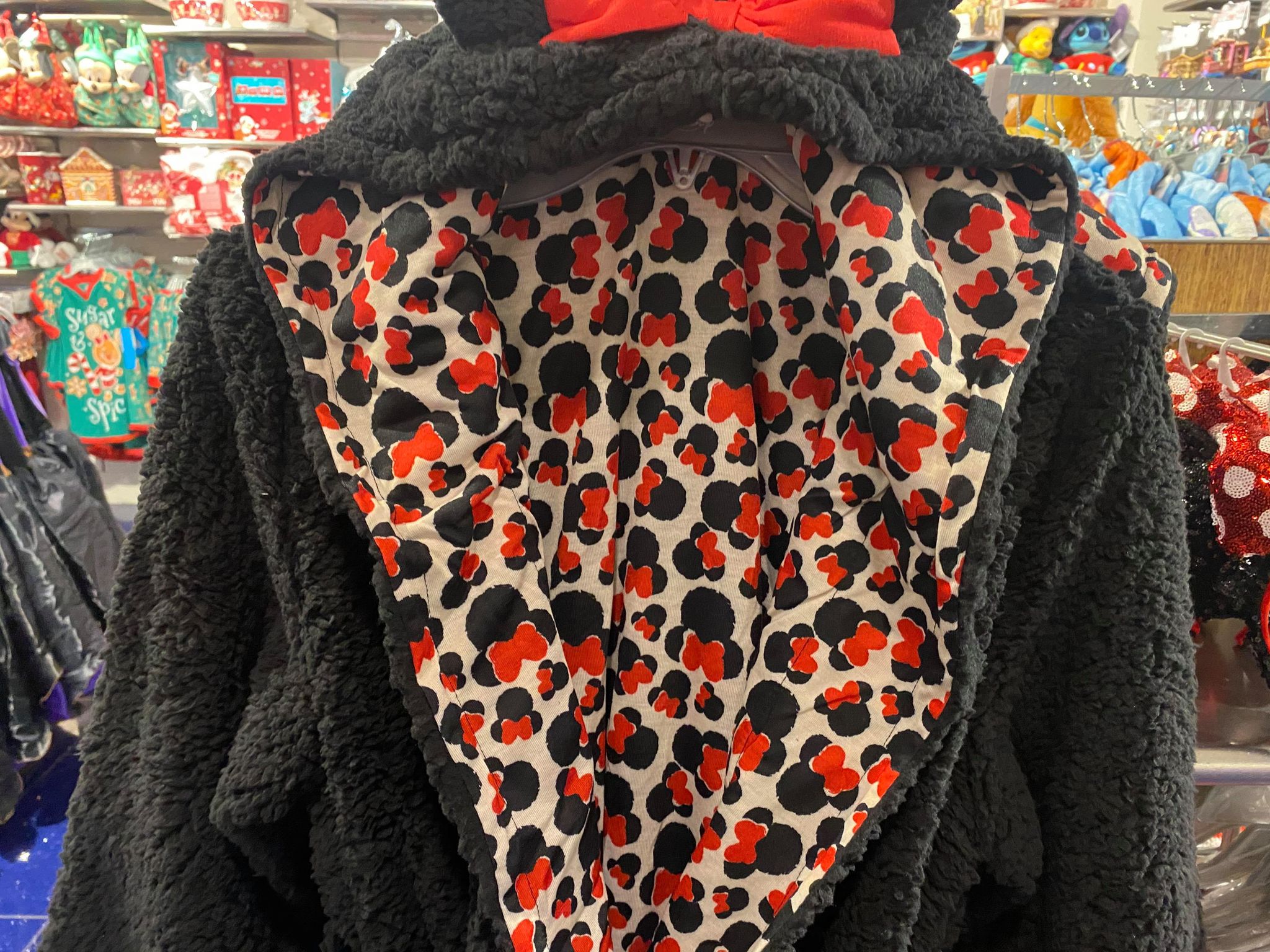 Fabulous New Minnie Mouse Robe Is Perfect For The Holidays - Fashion