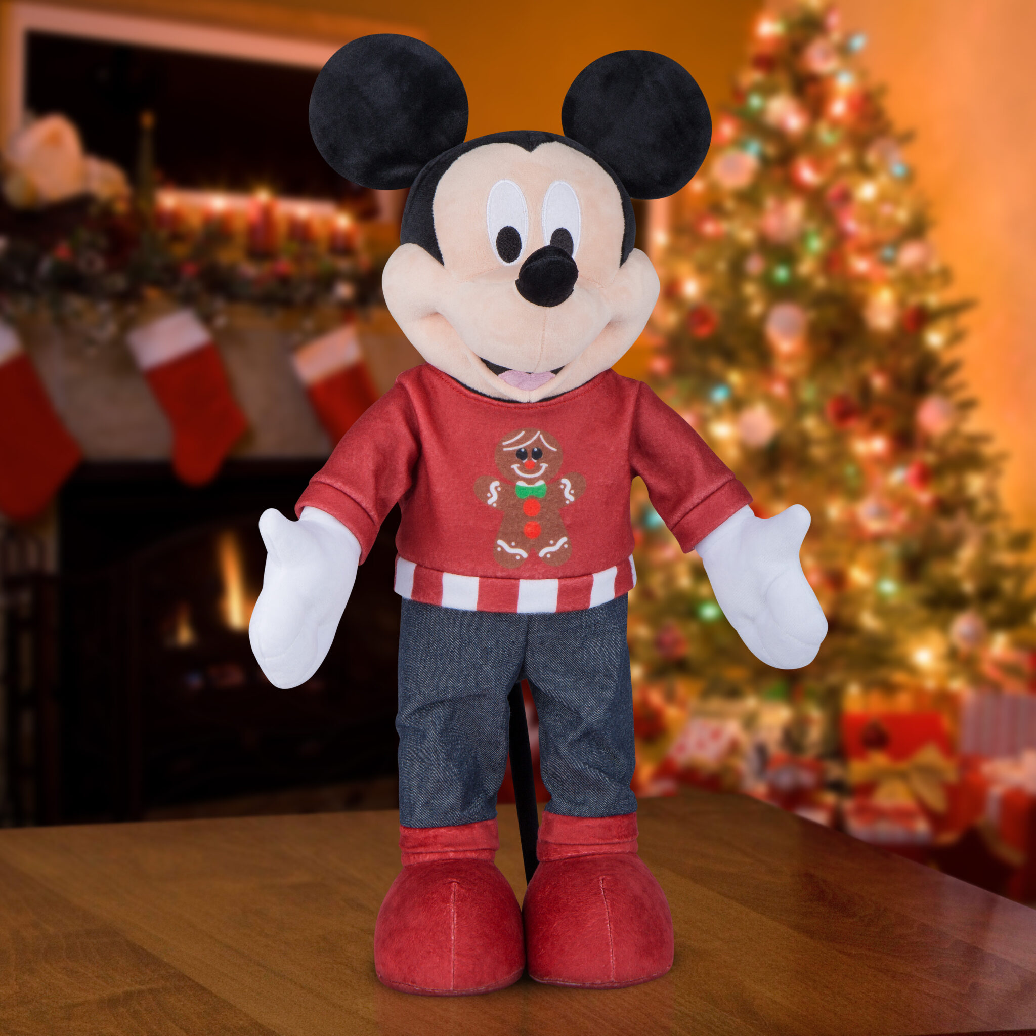 New Holiday Greeter Mickey and Minnie to Deck Your Halls! - Decor