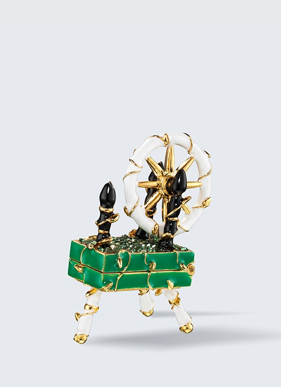 These Disney Estée Lauder Compacts Are Stunningly Magical - Makeup