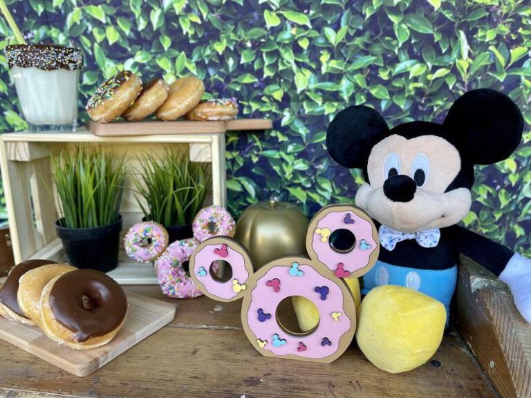 You Will Want To Take a Bite of This Mickey Mouse Donut Décor