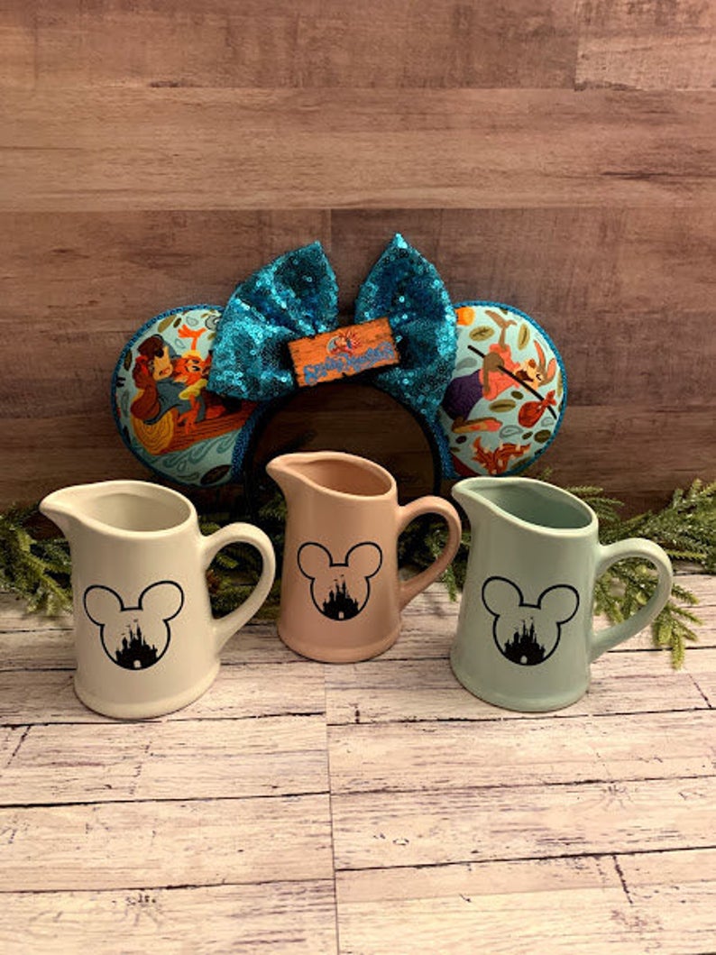 Mini Ceramic Pitchers Make For Magical Tiered Tray Decor - home