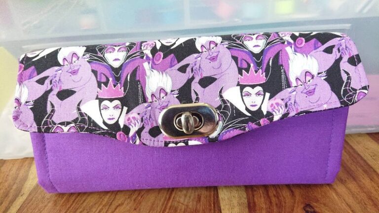 Disney Themed Wallets For Every Fashionista - bags