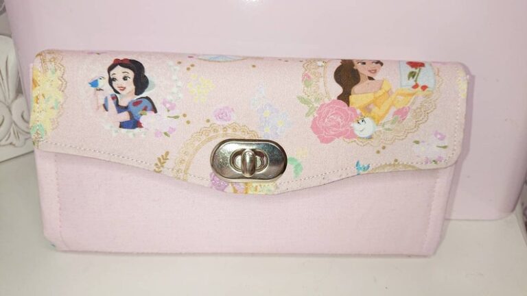 Disney Themed Wallets For Every Fashionista - bags