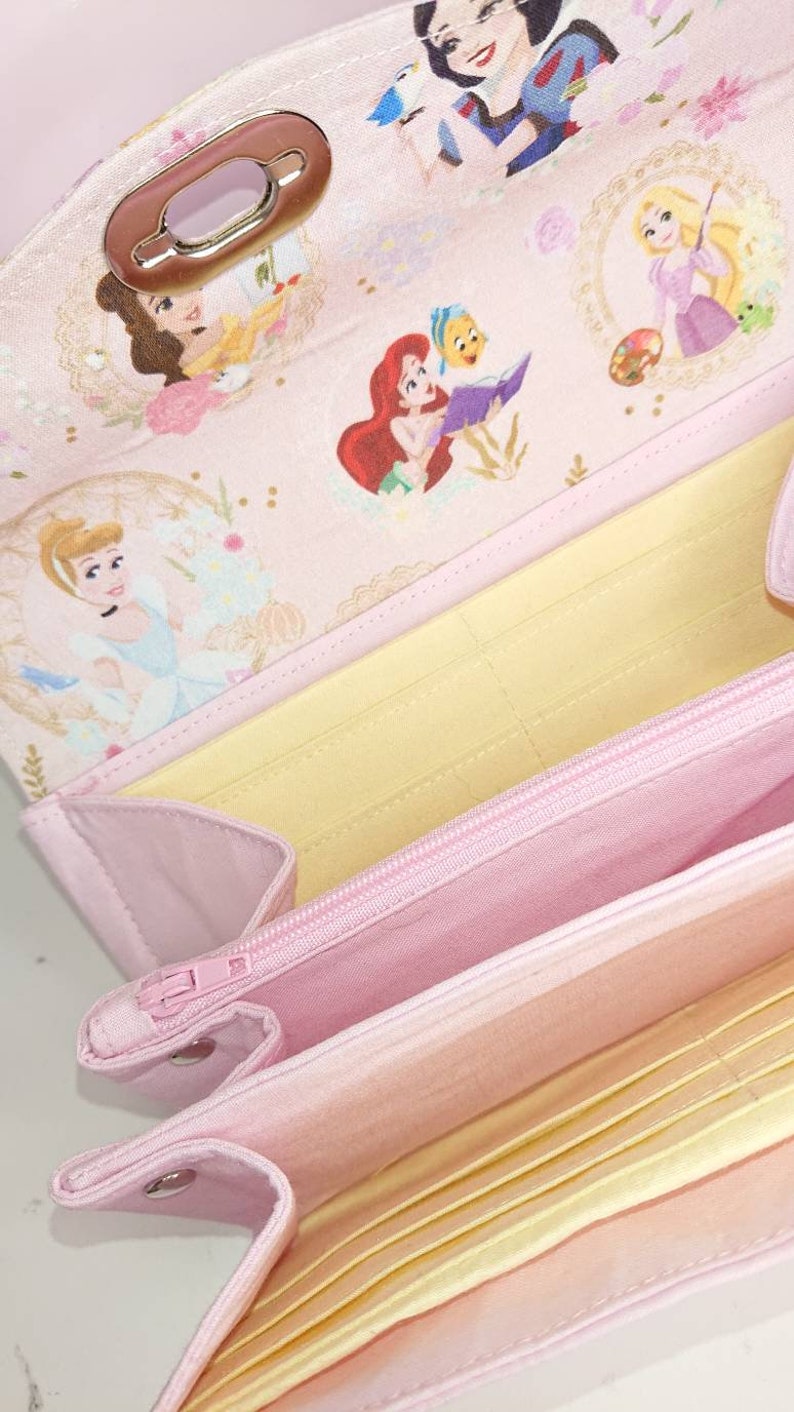 Disney Themed Wallets For Every Fashionista - bags