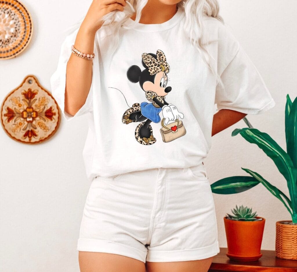 Let's All Go Shopping with Minnie Mouse! - Fashion