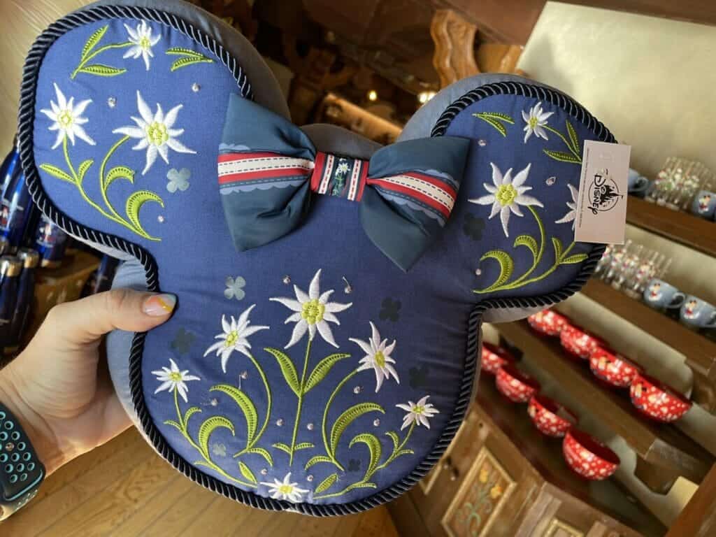 The Fraulein Minnie Collection Blooms at EPCOT - Fashion