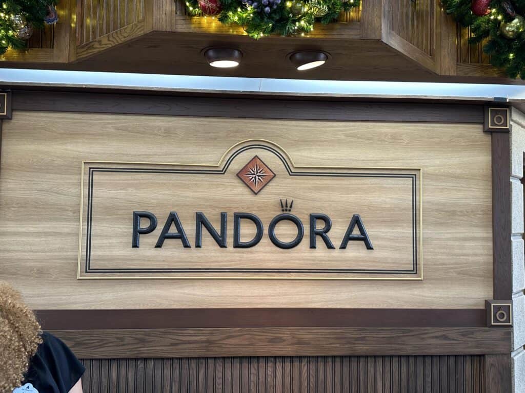 Pandora Store Pops Up at EPCOT For Fashionista Shopping! - News