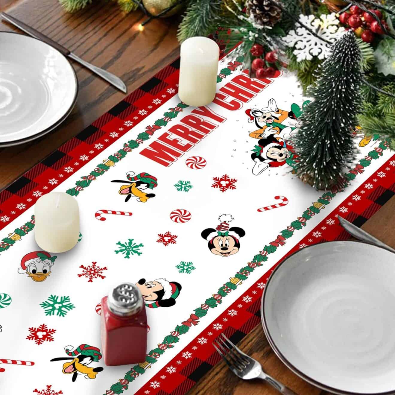 Disney Discovery: Disney Christmas Table Runner