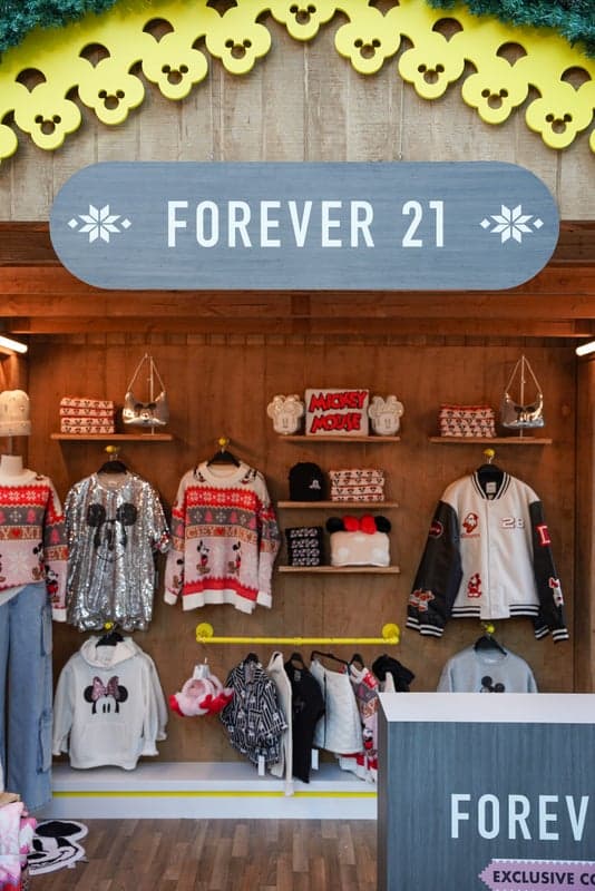 Disney’s Mickey & Friends Holiday Village Kicks Off With A Festive ...