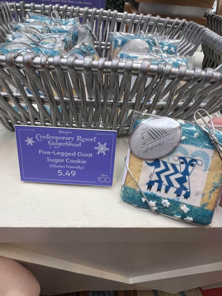 Taking a Bite Out of the Gingerbread Displays at Walt Disney World ...