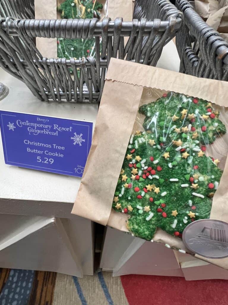 Taking a Bite Out of the Gingerbread Displays at Walt Disney World ...