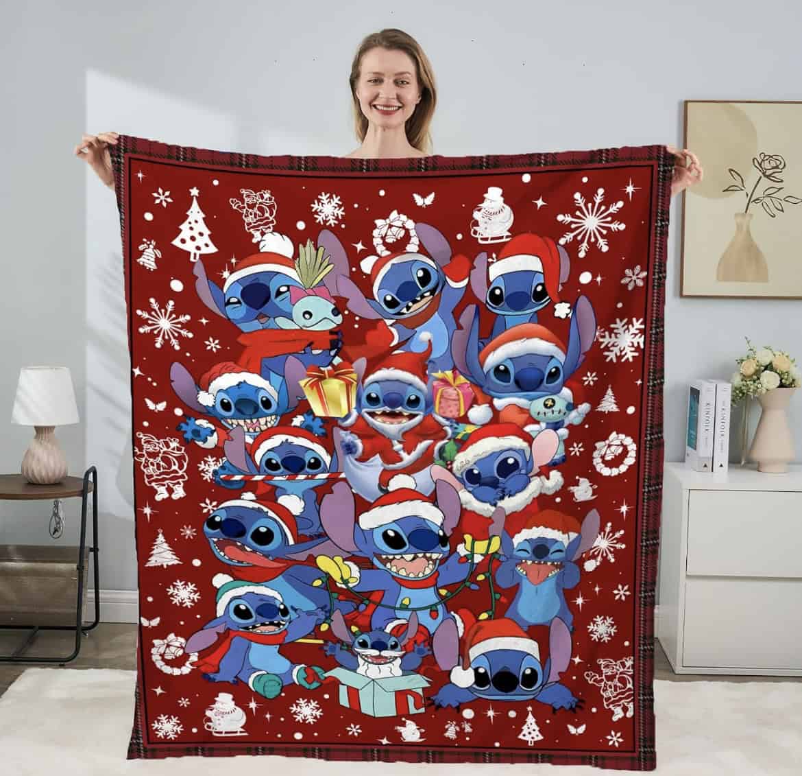 Disney Discovery: Snuggle Up with Stitch - Decor