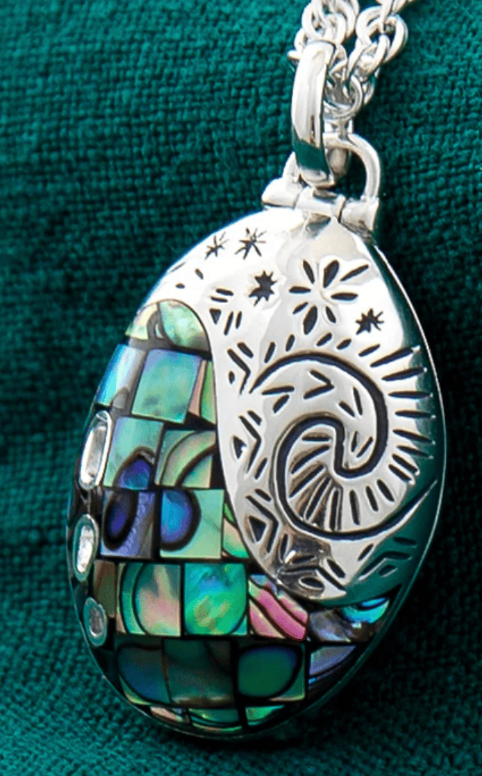 Limited Edition Moana Locket Sparkles and Shines! - Jewelry