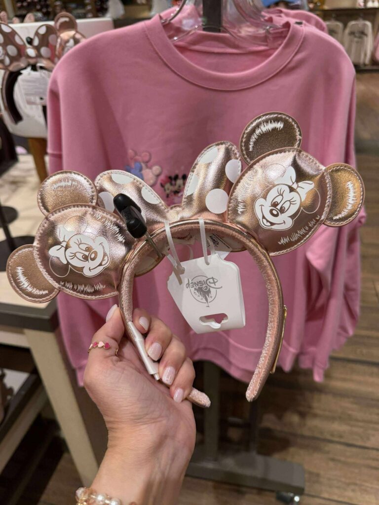 Float Into Style with These Rose Gold Minnie Mouse Balloon Ears and ...